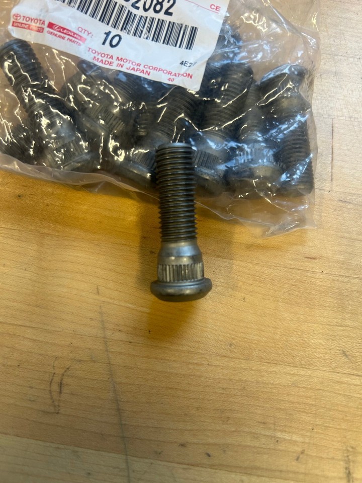 GENUINE TOYOTA HILUX MK6/7 2005-2017 FRONT AXLE HUB WHEEL STUD BOLT ...