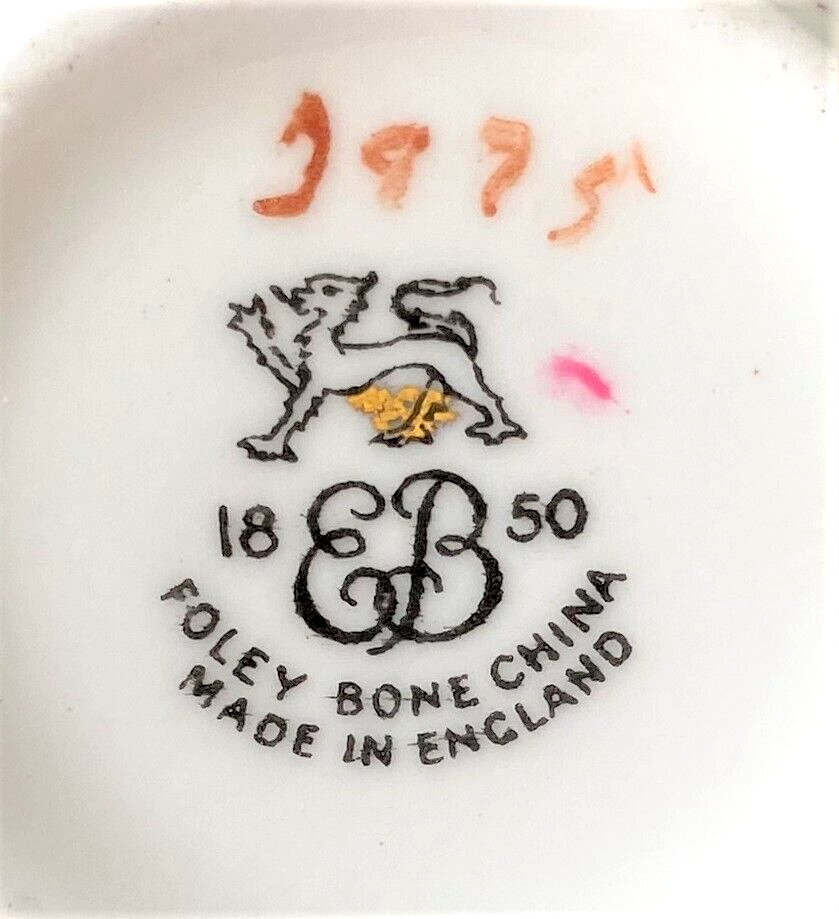 VINTAGE EB FOLEY BONE CHINA ENGLAND FLORAL PATTERN FLUTED TRIO C1948 ...