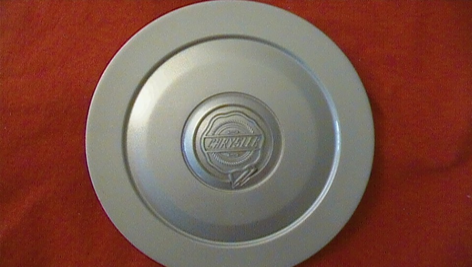 Chrysler 300 wheel center cap hubcap silver USED 2242 | eBay