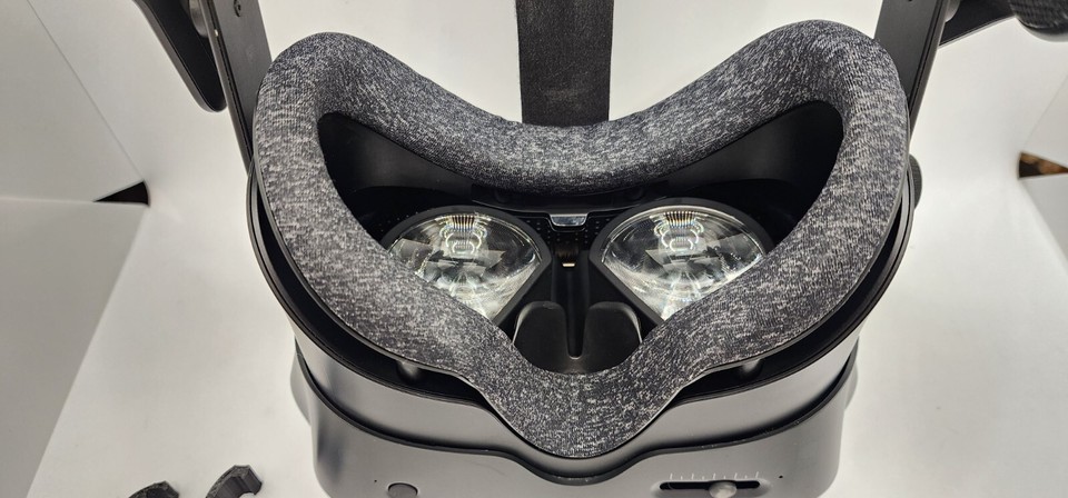 VALVE INDEX VR Virtual Reality HEADSET ONLY + Face Cushion - Light ...