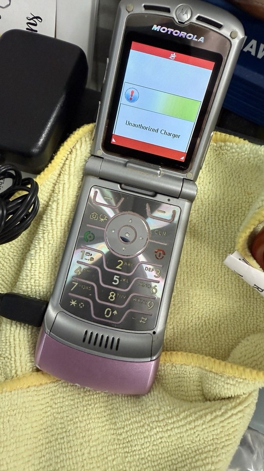 Motorola RAZR V3m - Pink and Silver ( Verizon ) Very Rare Flip Phone | eBay