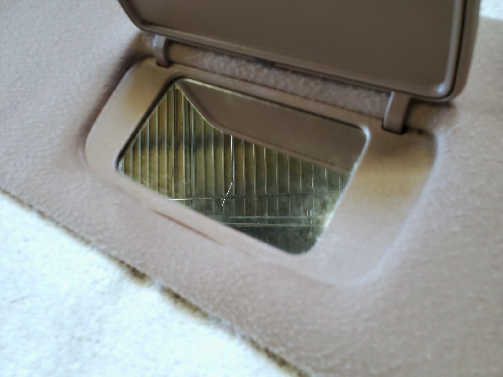 2001-2004 Toyota Sequoia SR5 Passenger's Sunvisor Sun Visor w/o ...