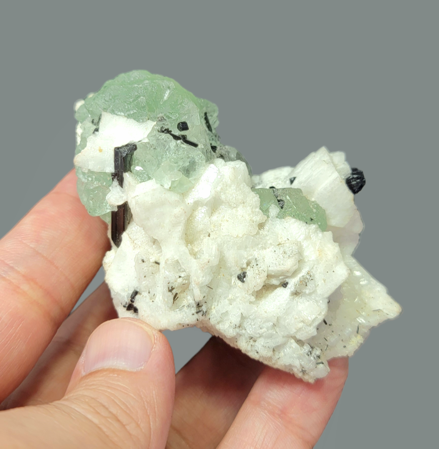 Beautiful Green Fluorite w/ Schorl Feldspar matrix from Skardu/Pakistan ...