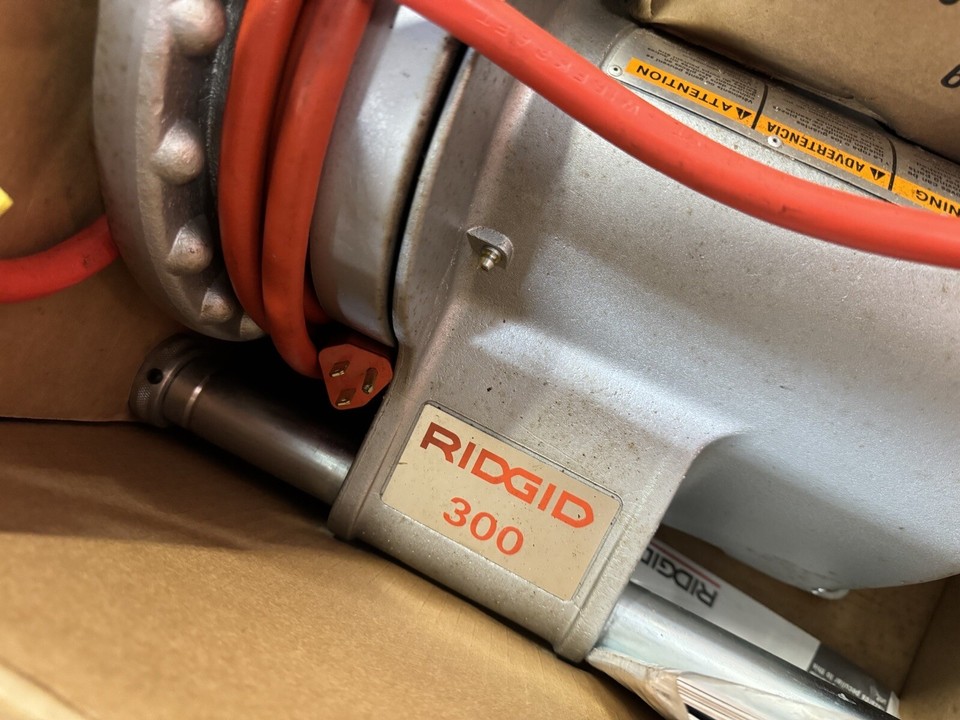 VINTAGE Ridgid 300-T2 Portable Pipe Threading Machine 41855 BRAND NEW ...