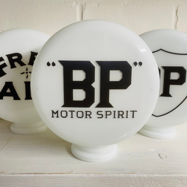 BP Motor Spirit Mini Gas Pump Globe Alloy Base LED Desk Lamp UK EU US ...