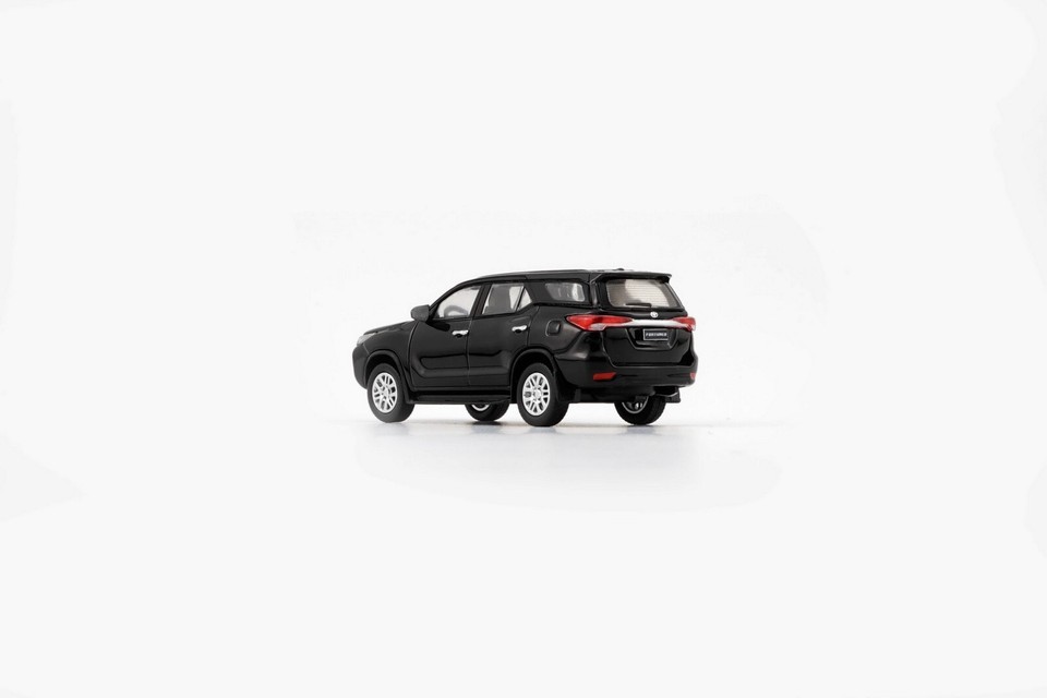 BMC 1/64 Scale Toyota Fortuner 2018 Black Diecast Car Model Toy Gift | eBay