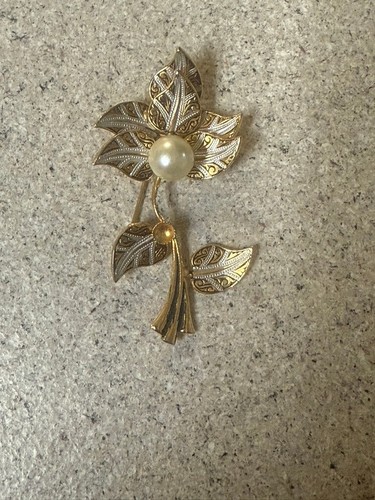 Vintage Spanish Brooch. Gold Tone& faux Pearl Leaf Damascene Style Pin ...