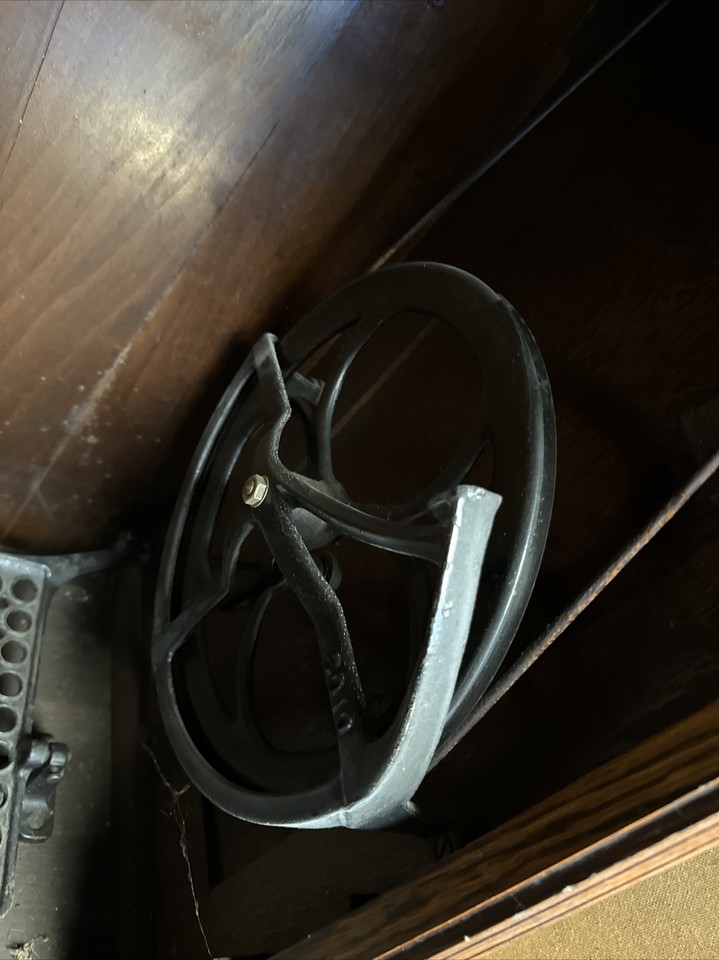 Antique Minnesota Model A Treadle Sewing Machine Early 1900's Cast Iron ...