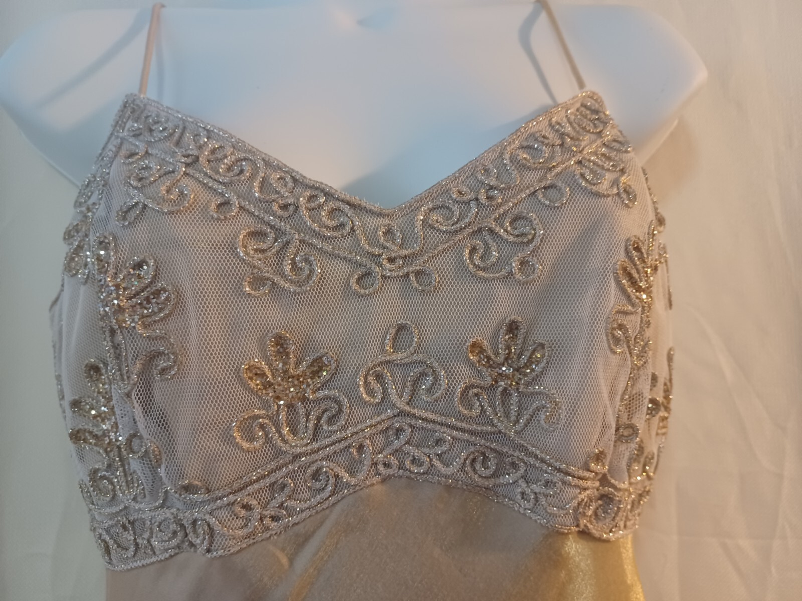 Gold iridescent formal suit, ideal for a graduation p… - Gem