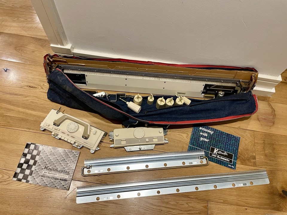 Knitting Machine Bed, 2 x Carriage, Weights, Accessories, Wool, Books ...