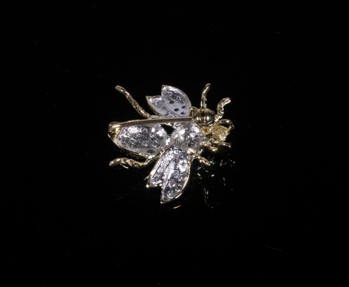14K Gold Cartier Diamond Bee Form Brooch - Gem