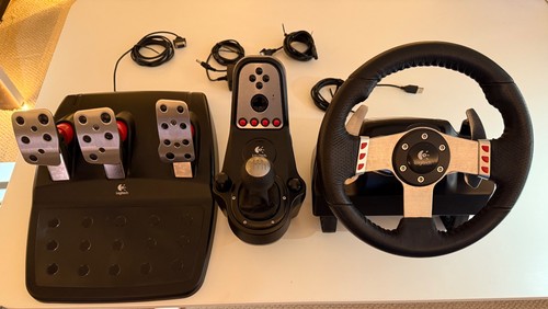Logitech G27 Racing Wheel + 3-Pedal & 6-Speed Shifter – PC / PS ...