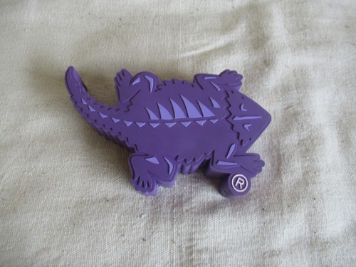 TCU Horned Frogs Figure Title IX 2600 mAh Portable Power Bank Purple ...