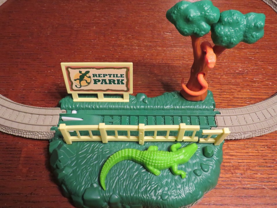 Thomas & Friends Trackmaster Railway Train REPTILE PARK Track Set 2012 ...
