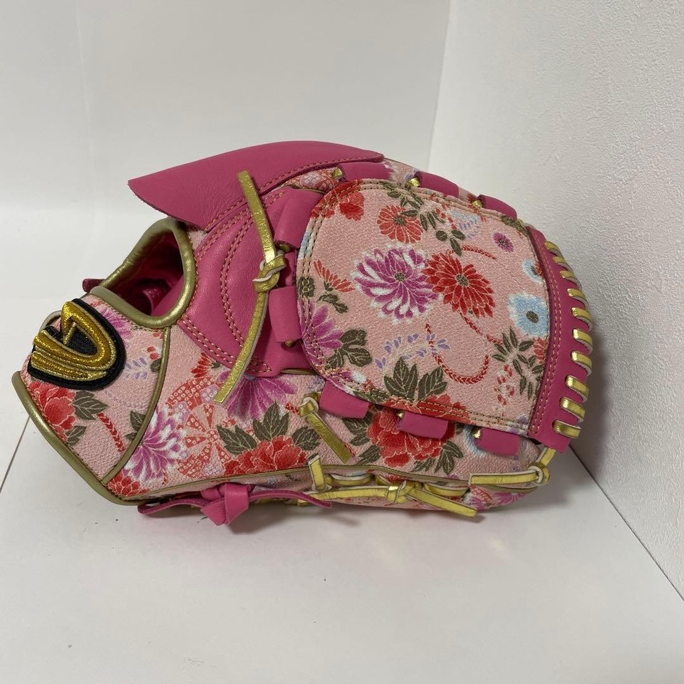D-Quest Kimono DBW500 11.5" Pitcher Glove RHT Pink Floral Gold Trim ...