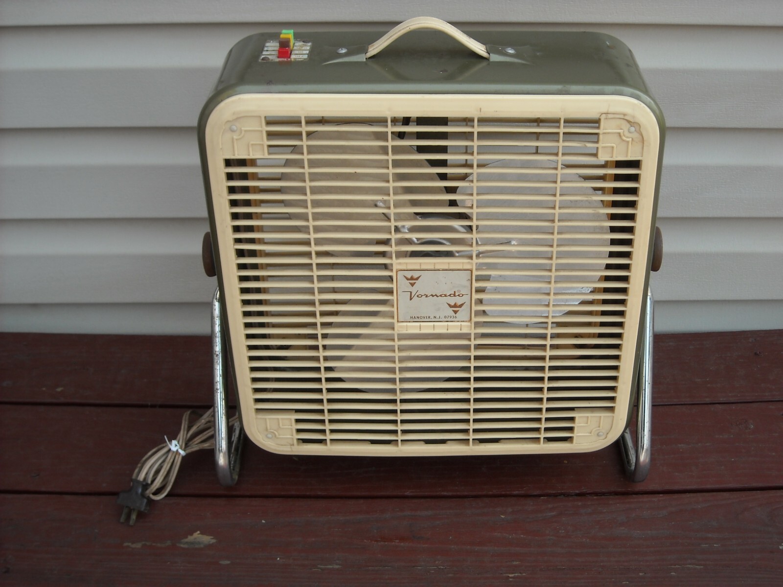Vintage Vornado Fan 12" Metal Blade Green Box / Stand Fan 3 Speed WORKS ...
