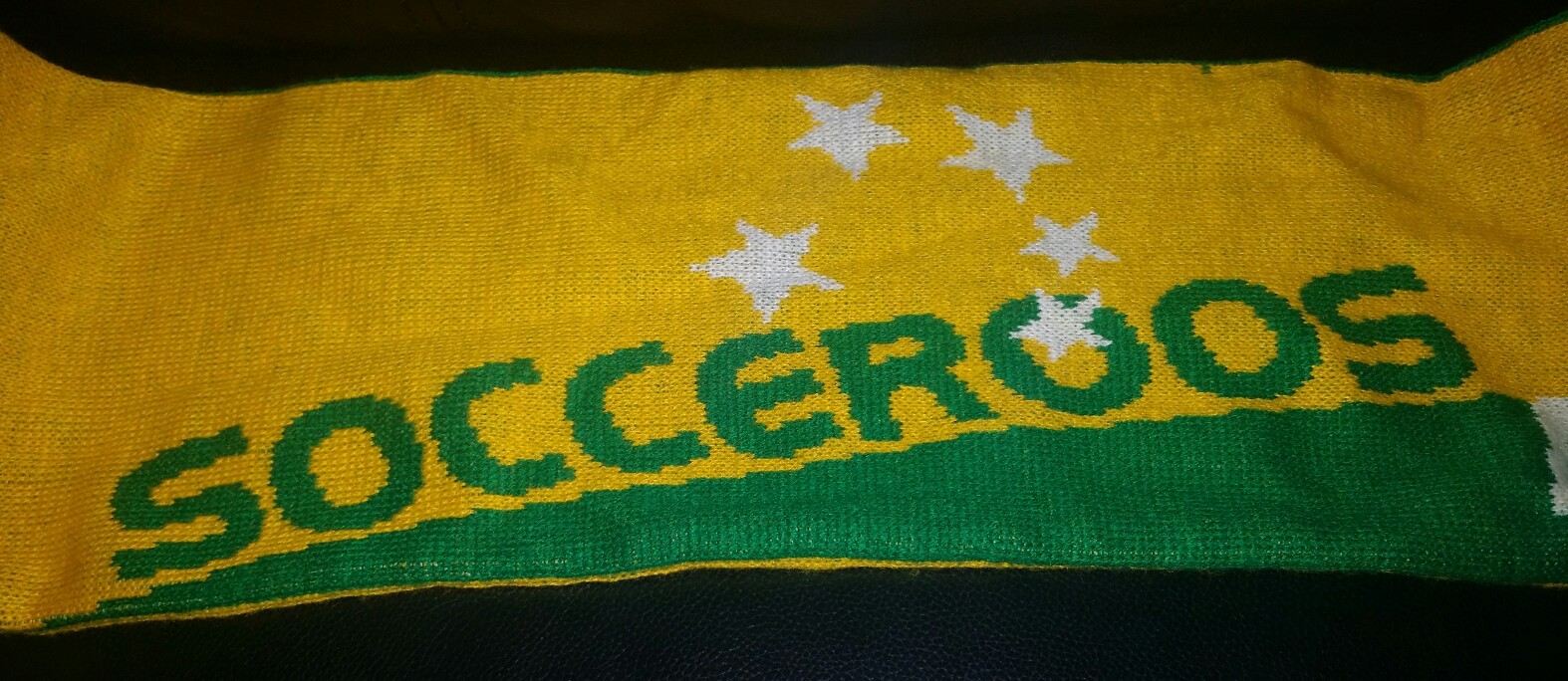 RARE COLLECTABLE SOCCEROOS AUSTRALIA SCARF IN EXCELLENT USED CONDITION ...