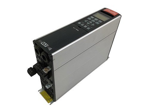 Set3x Danfoss VLT5000 Frequenzumrichter VLT5002PT5B20STR3D0F00A00C0 ...