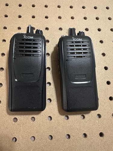 Icom F2100D Portable 16 Channel 4 Watt UHF 400-470MHz Digital/Analog ...