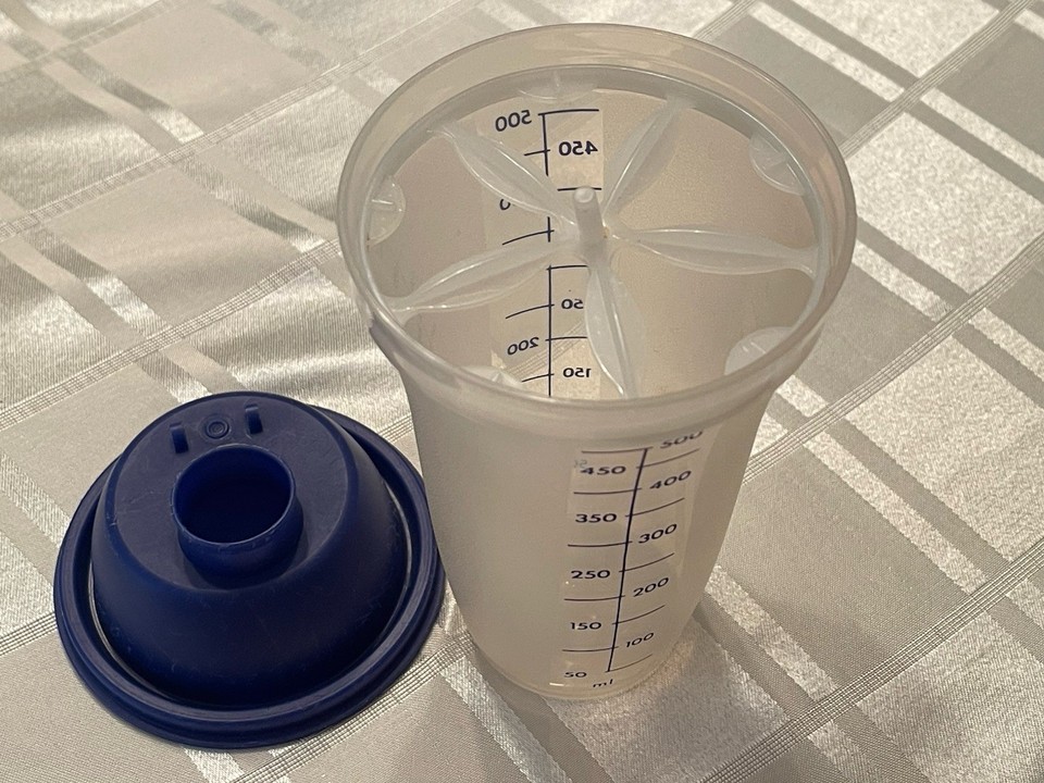 Vintage Tupperware Blue Batter/Shaker Lidded & Pourer Beaker Container ...