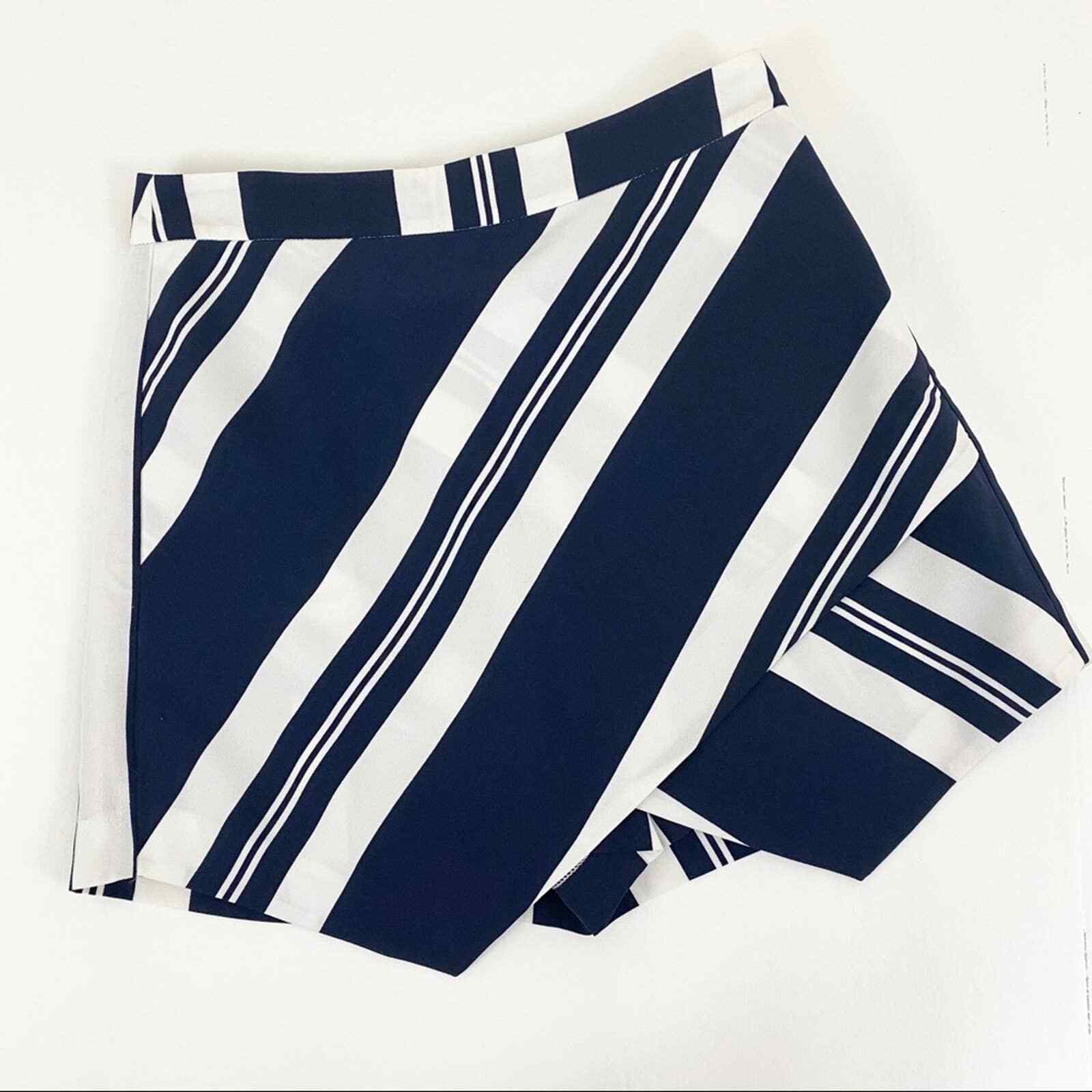 Mural Striped Skort with Zipper Back Size XS - Gem
