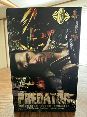 Hot Toys MMS72 Predator Major Alan Dutch Schaefer Sideshow Exclusive ...