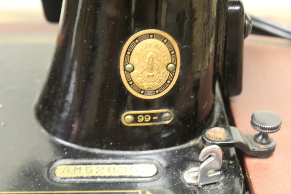 Vintage Singer Model 99- Portable Black Sewing Machine w Pedal, Hard ...