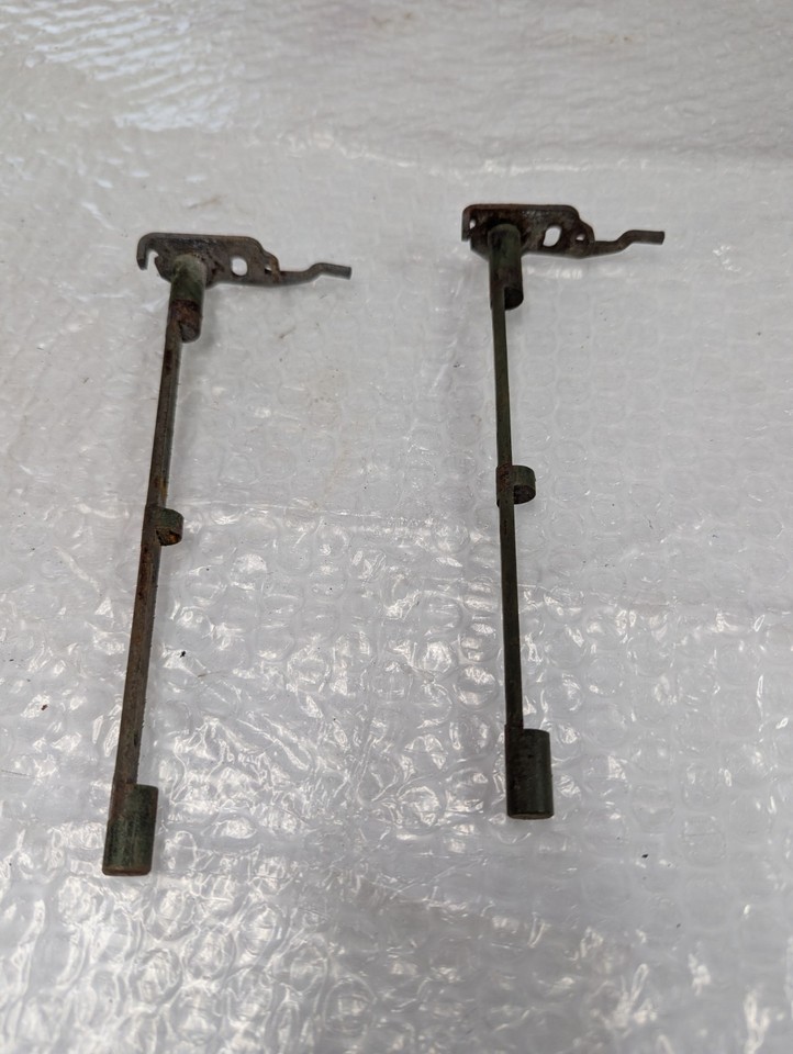 Rochester Quadrajet Secondary Throttle Shaft 32453 GM Carb Carburetor ...