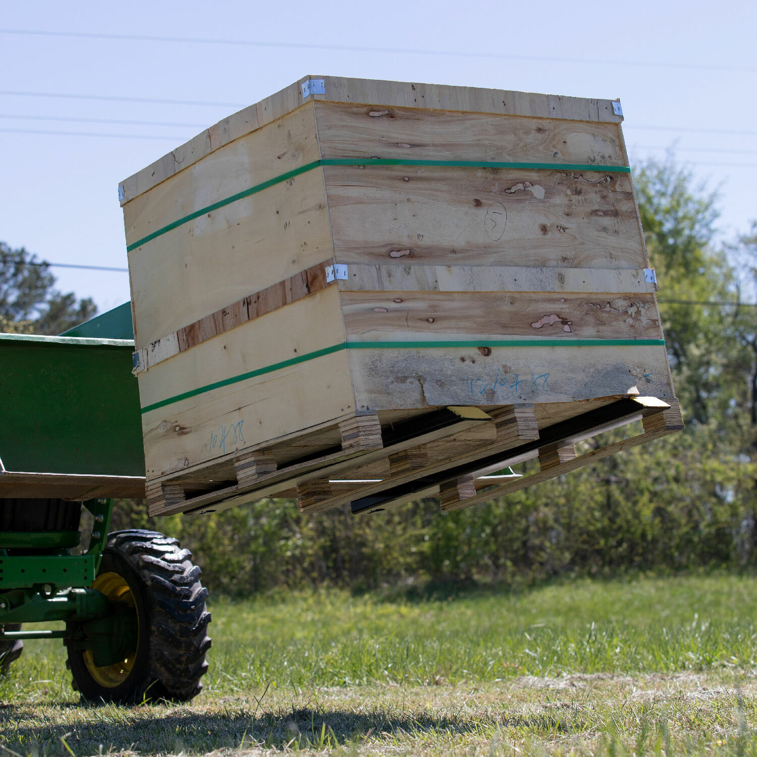 Titan Attachments Medium-Duty 60" Clamp-on Pallet Forks, 46" x 4" Fork ...