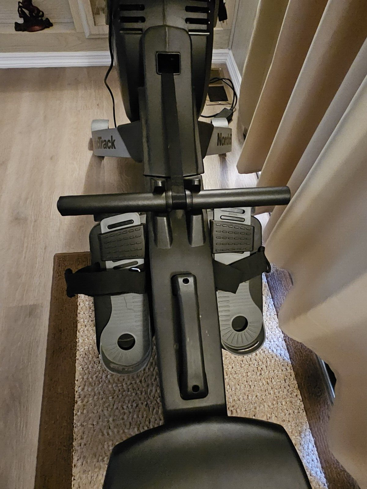 NordicTrack RW900 Rowing Machine Row Folds Up storage Space Saver PICK ...