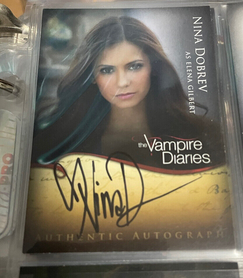 Nina Dobrev Og Chris Evans