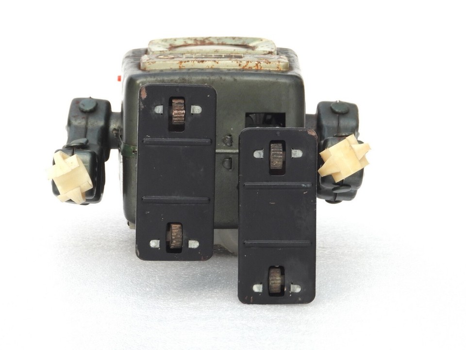 1960's VINTAGE 11" TELEVISION SPACEMAN ROBOT BATTERY OPERATED VINTAGE ...