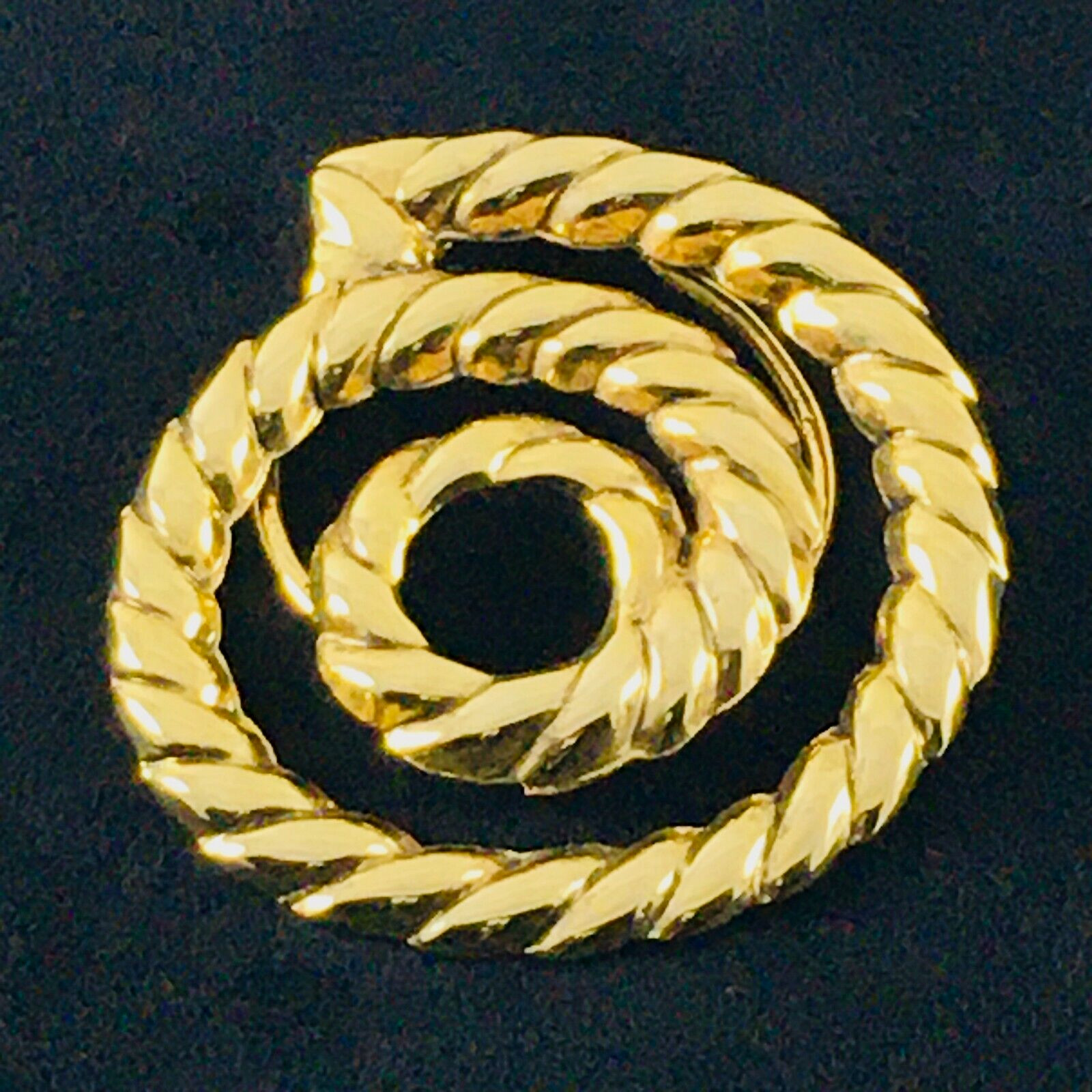 Vintage Round Spiral Coiled Rope Pattern Gold Tone Bu… - Gem