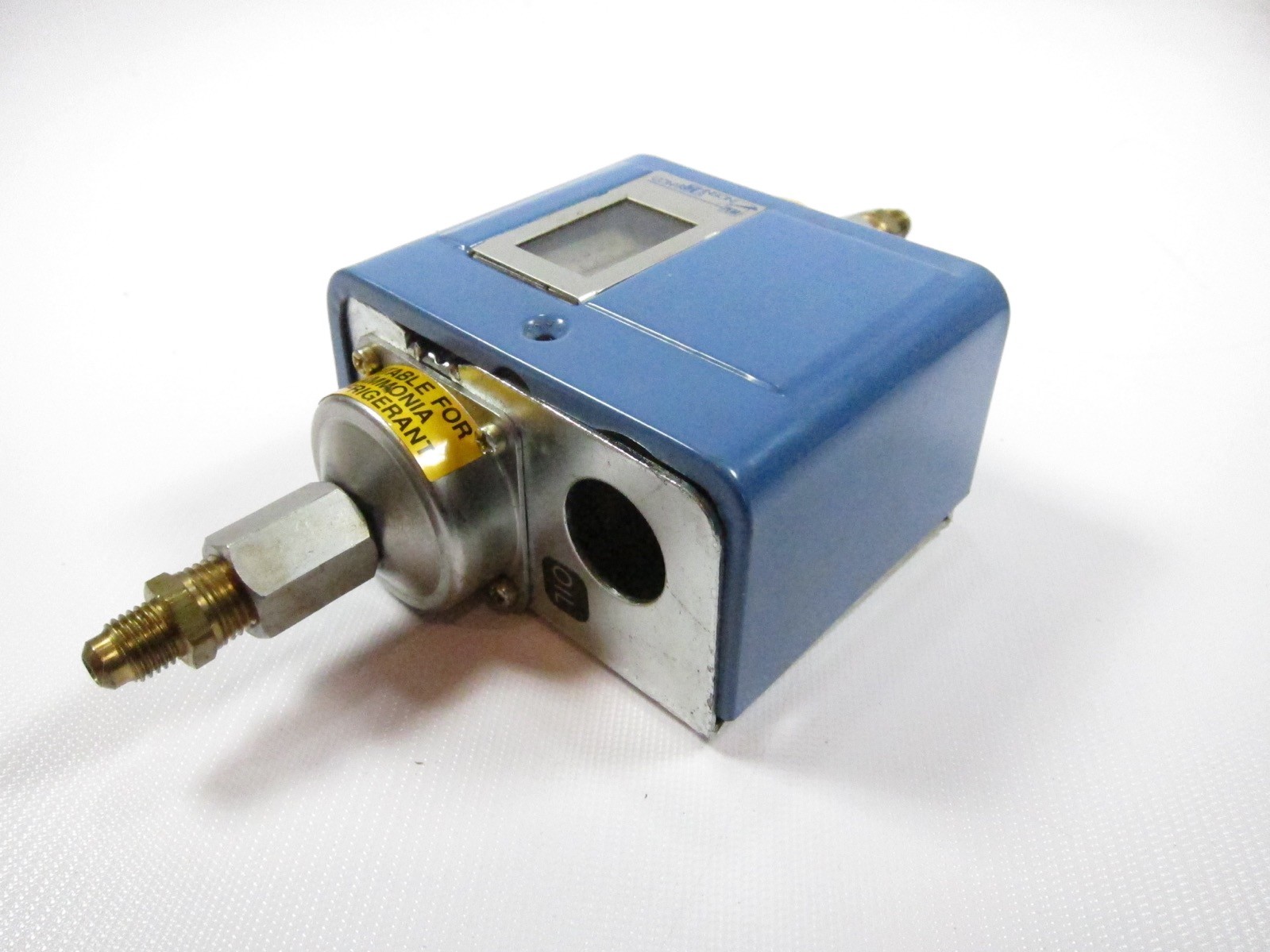 New Johnson Controls P74EA-9701 Pressure Differential Control | eBay