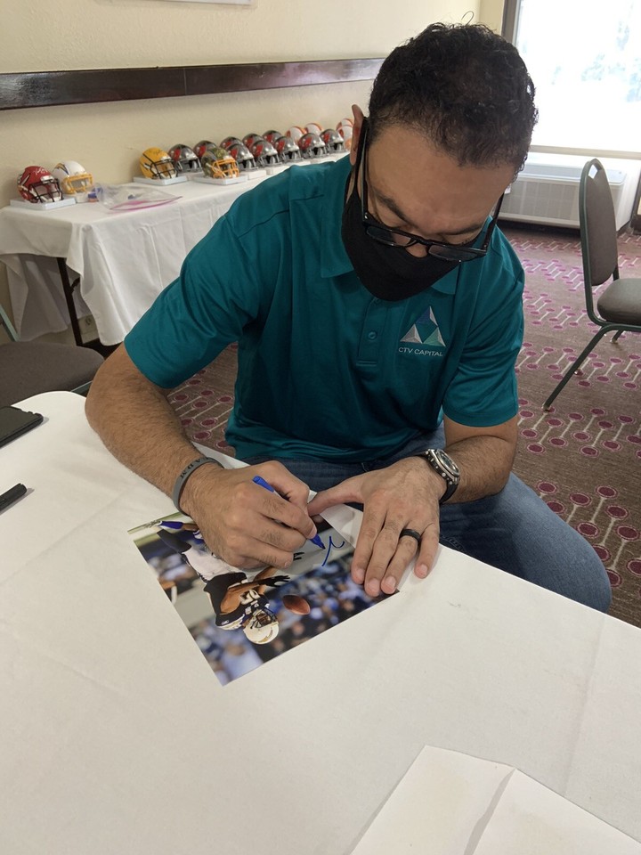 Vincent Jackson 2005-2011 San Diego Chargers Autographed 8x10 Photo COA ...