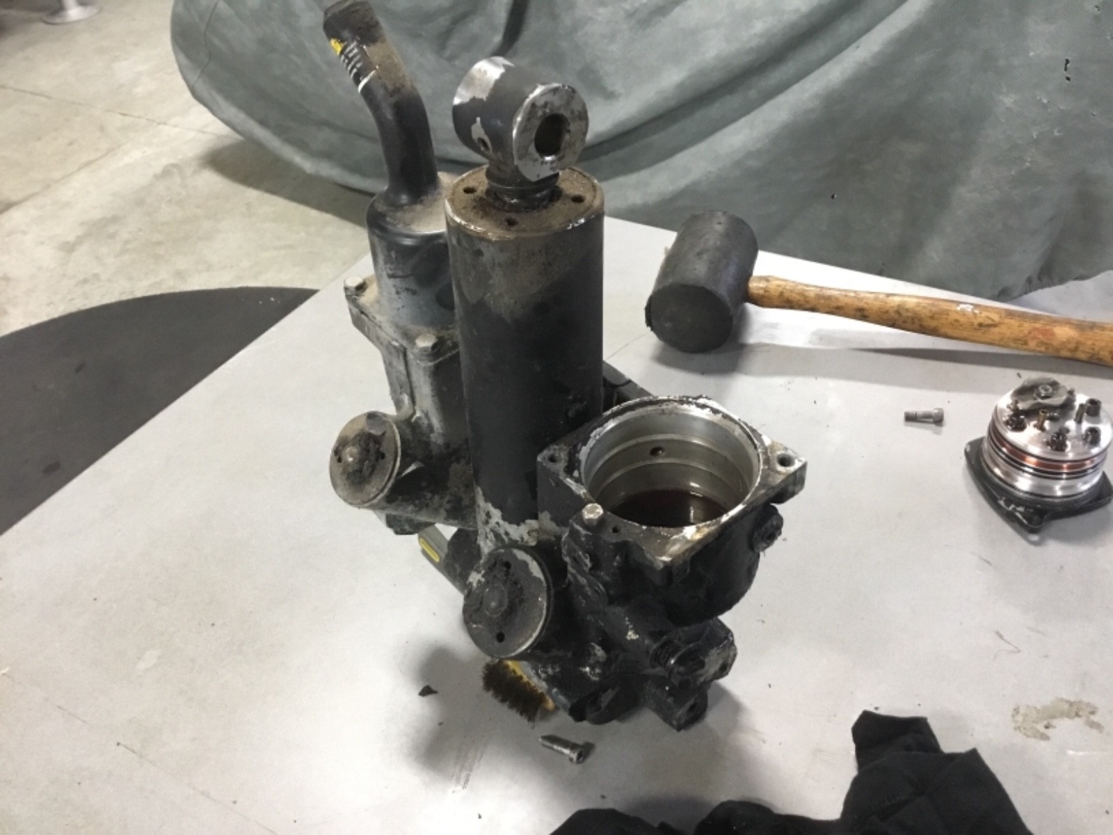 1976-93 Mercury Power Trim Manifold Black 99659A22 45 50 60 70 75 80 90 ...