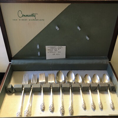 48 pc. Oneida Community Silverplate "Evening Star" Flatware Set Box ...
