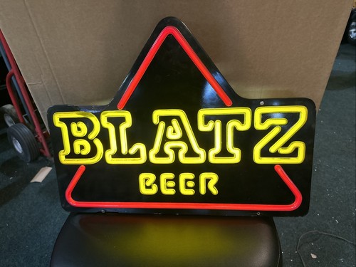 Vintage Blatz Lighted Beer Triangle Sign Great Bar Light Sign 22”x16 ...
