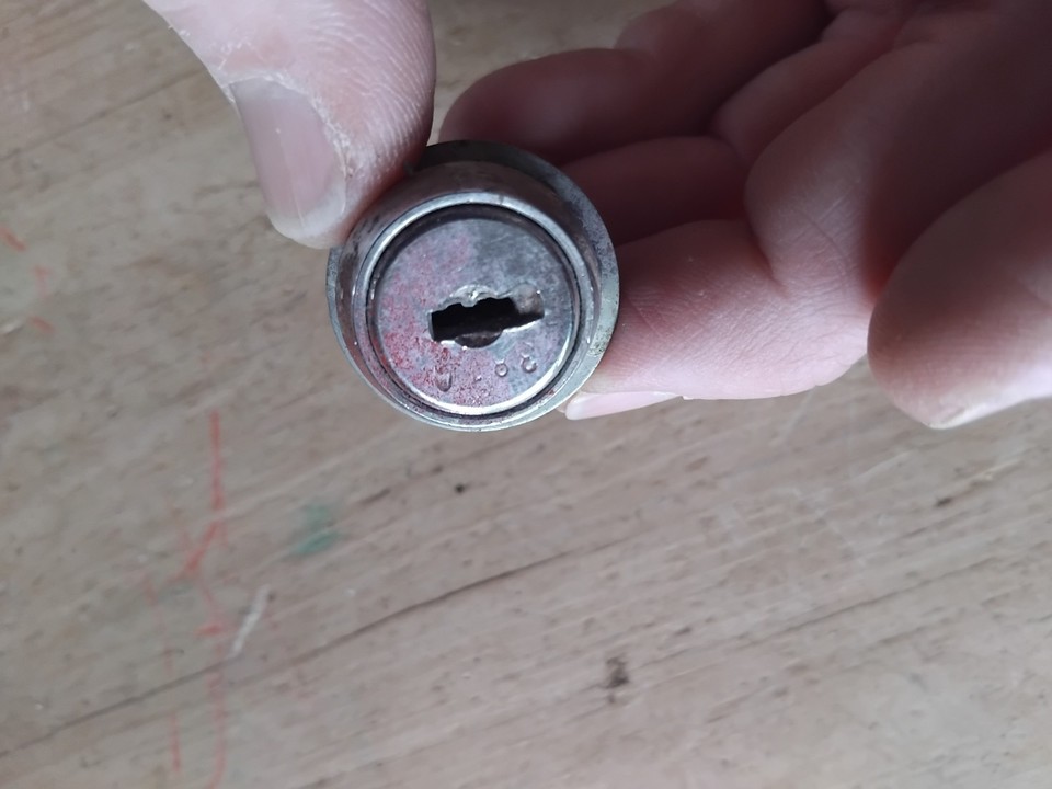 Snap On Toolbox Cylinder Lock Barrel Complete - has clamp nut but no ...