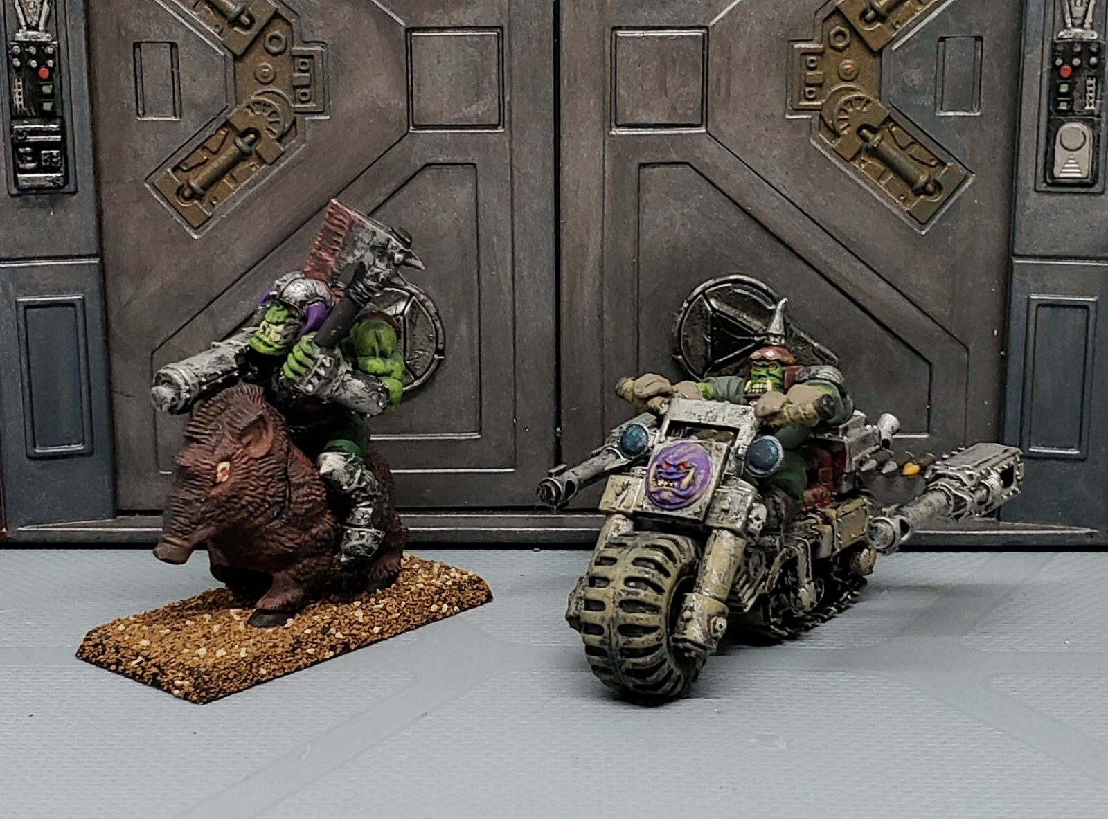 Games Workshop Warhammer 40K BlastaBike painted, with hog rider! Lot 2 ...