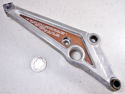 82 HONDA CB750SC NIGHTHAWK RIGHT SIDE FOOTPEG PEG PILLION STEP MOUNT ...