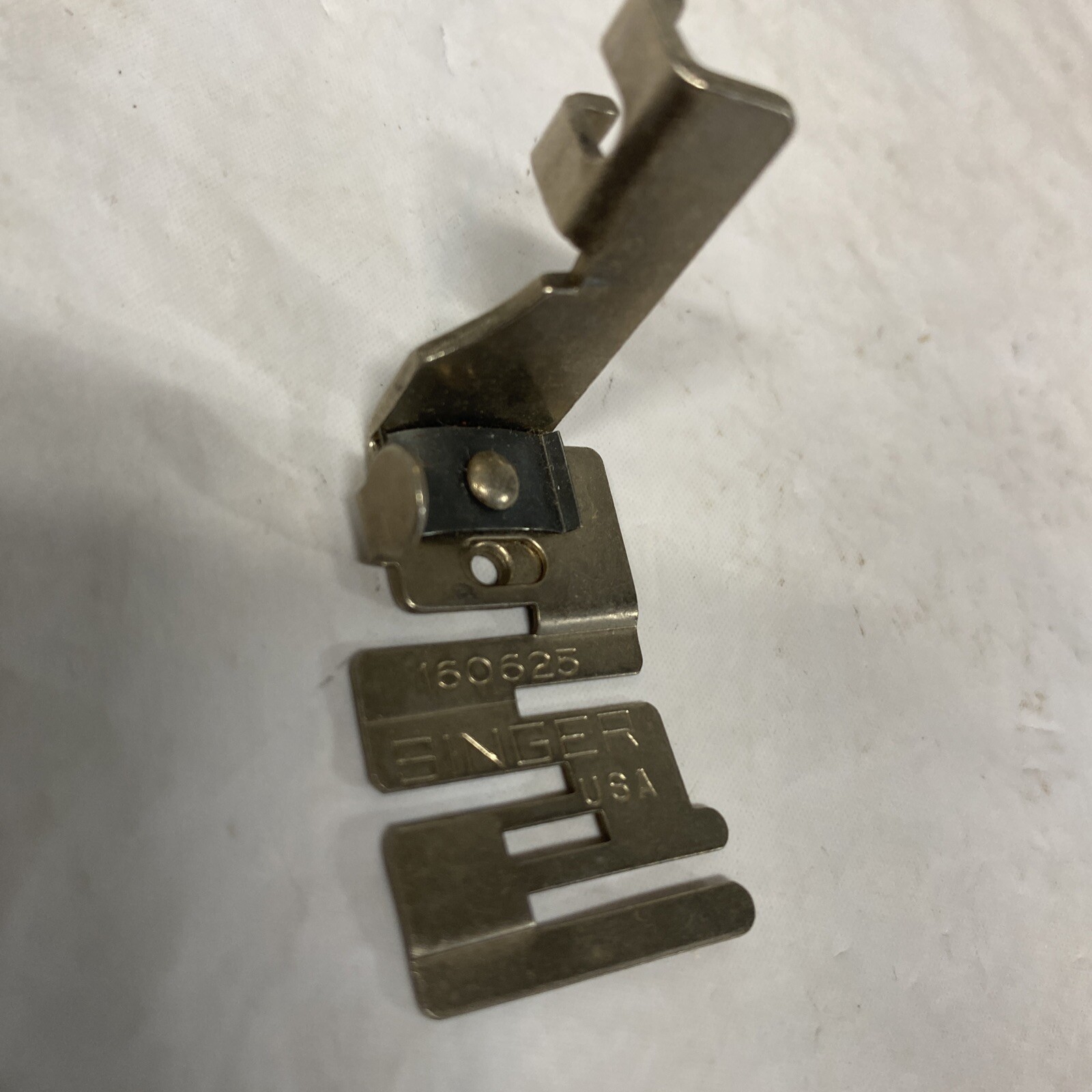 Vintage Singer Sewing Machine 36865 Edge Stitcher Made in USA - La Paz ...