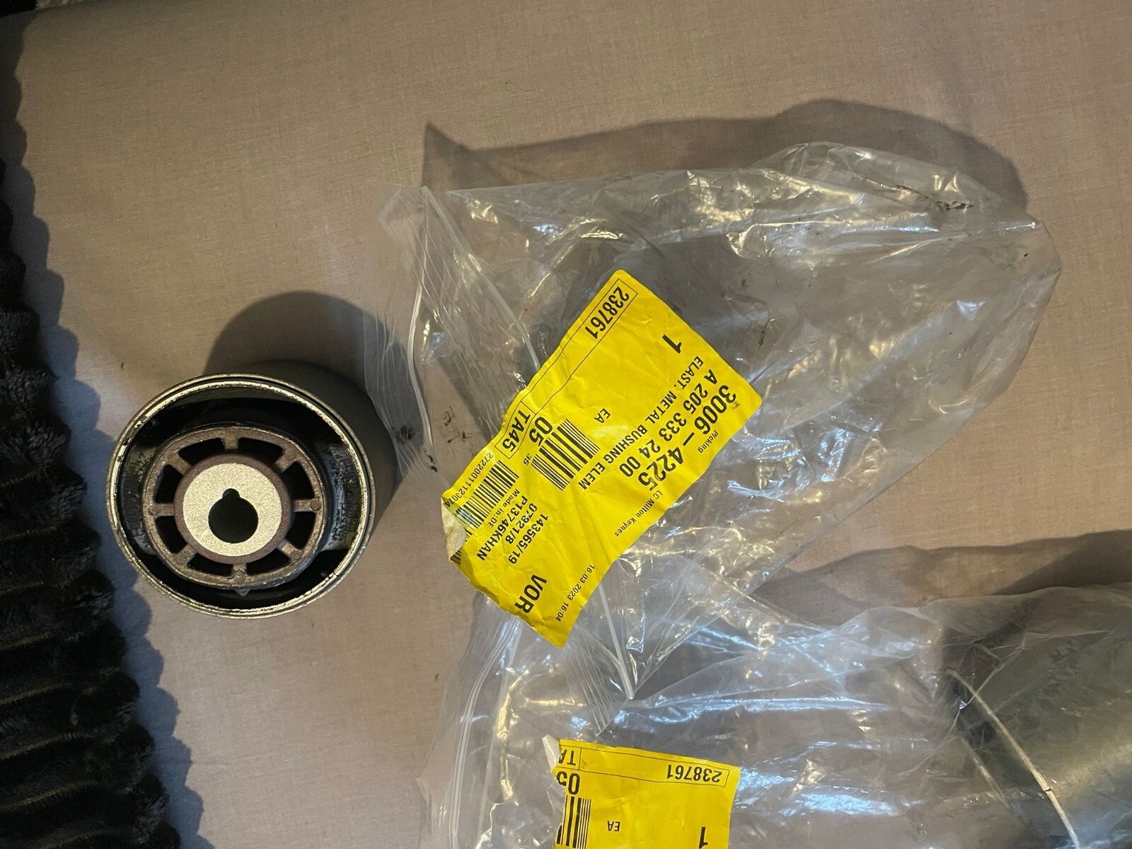 MERCEDES C CLASS METAL BUSHES A2313331500 and A2053332300 | eBay