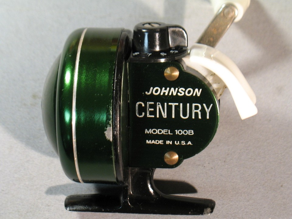 Vintage Johnson Century Tackle Box Fishing Reel Model 100B With Bag ...