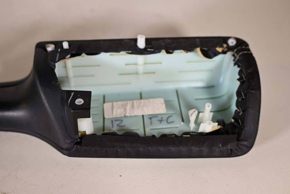 2011-2016 Town & Country Front Drivers Side Door White Stitch Armrest ...