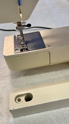 Vintage White Brand Sewing Machine Model-999 Precision Built Zigzag W ...