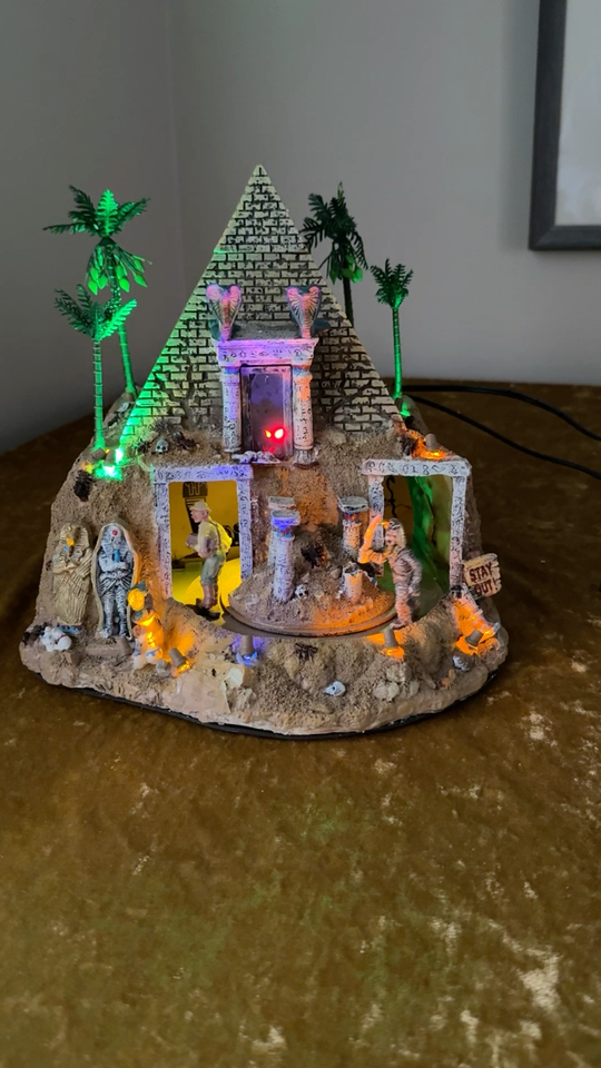 Lemax Spooky Town Halloween Village - HAUNTED PYRAMID, Tested and Works ...