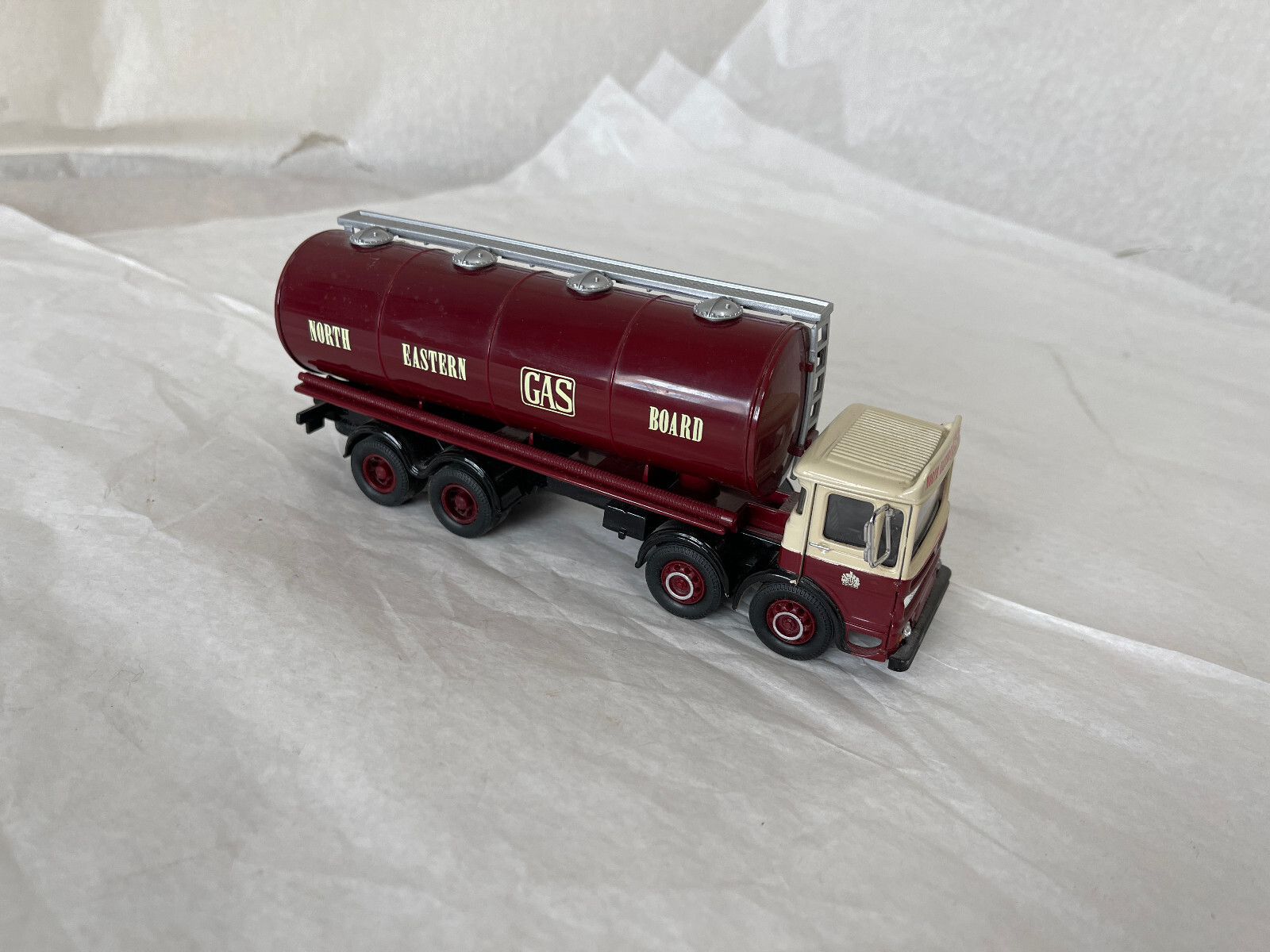 Corgi 97932 AEC Ergo 8w Tanker North Eastern Gas Board Boxed for sale ...