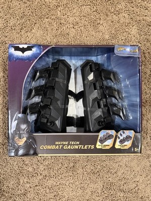 Batman Dark Knight Gauntlets TDK Wayne Tech Functional Shooting Fins ...