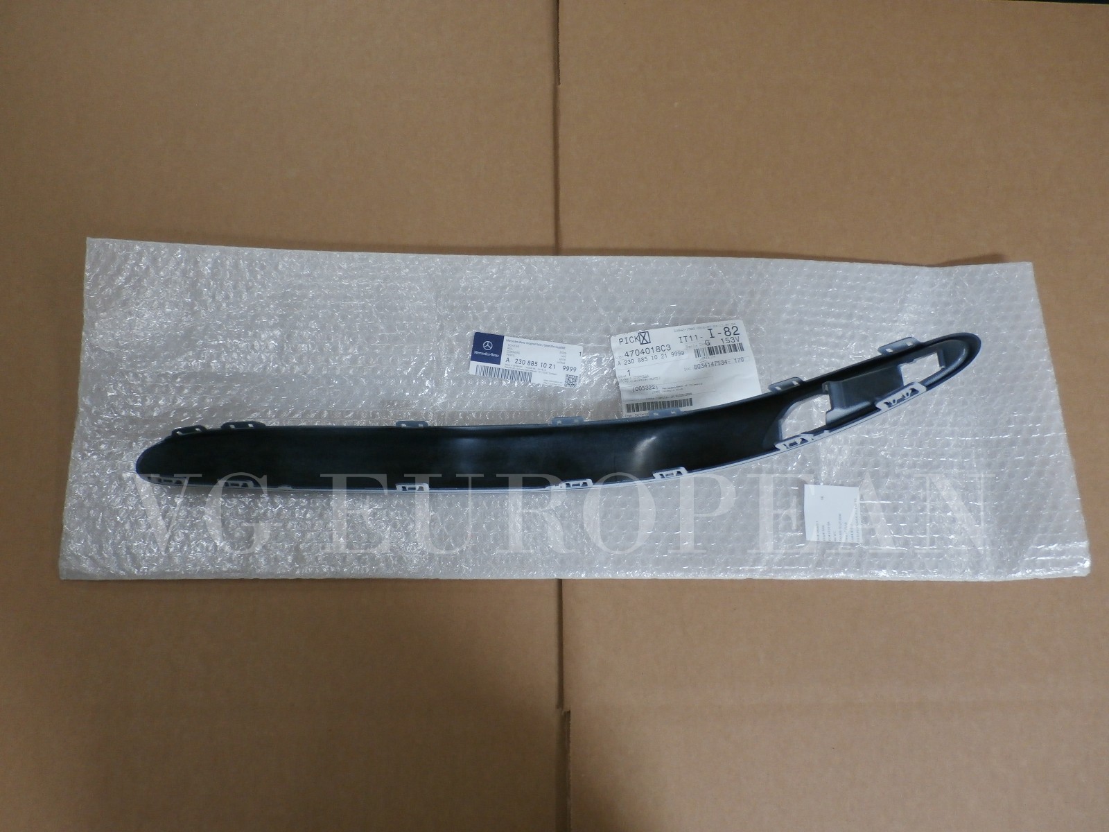 Mercedes Benz Genuine R230 SL500 Front Bumper Right Side Bumper Trim ...